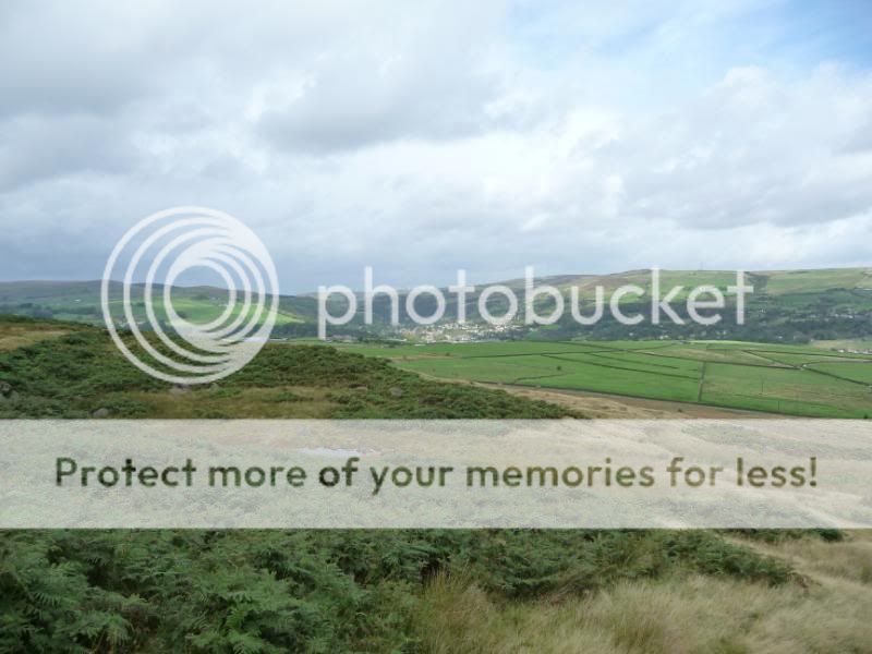 T/R. A walk along Langfield Edge to Stoodley Pike.