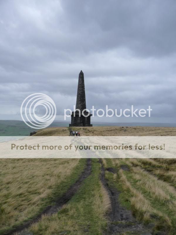 T/R. A walk along Langfield Edge to Stoodley Pike.