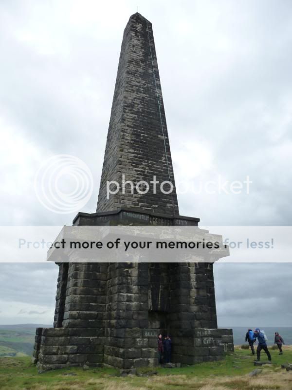 T/R. A walk along Langfield Edge to Stoodley Pike.