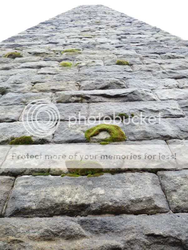 T/R. A walk along Langfield Edge to Stoodley Pike.