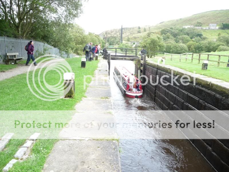 T/R. A walk along Langfield Edge to Stoodley Pike.