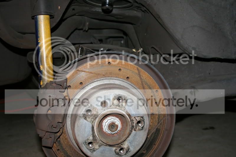 Removing/replacing upper control arm